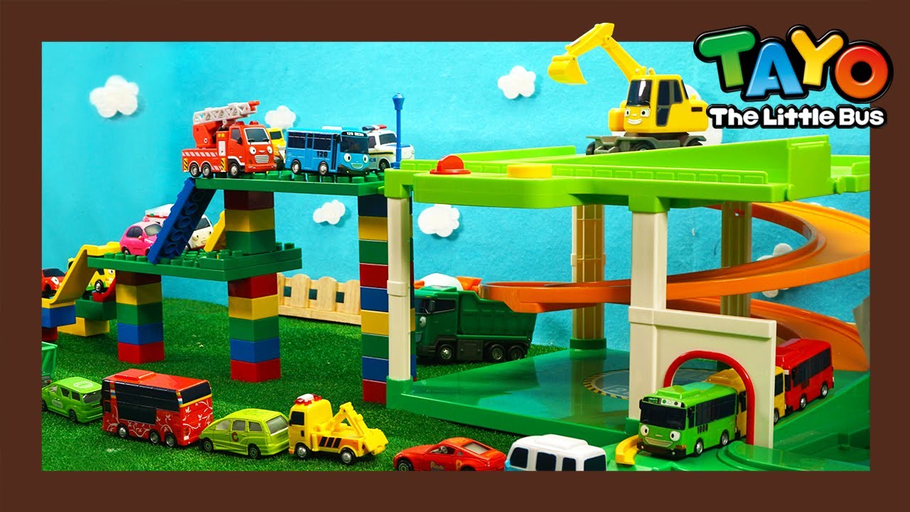 ¡Un tobogán gigante para todos! l Vehículos pesados Lego Play l Tayo El ...