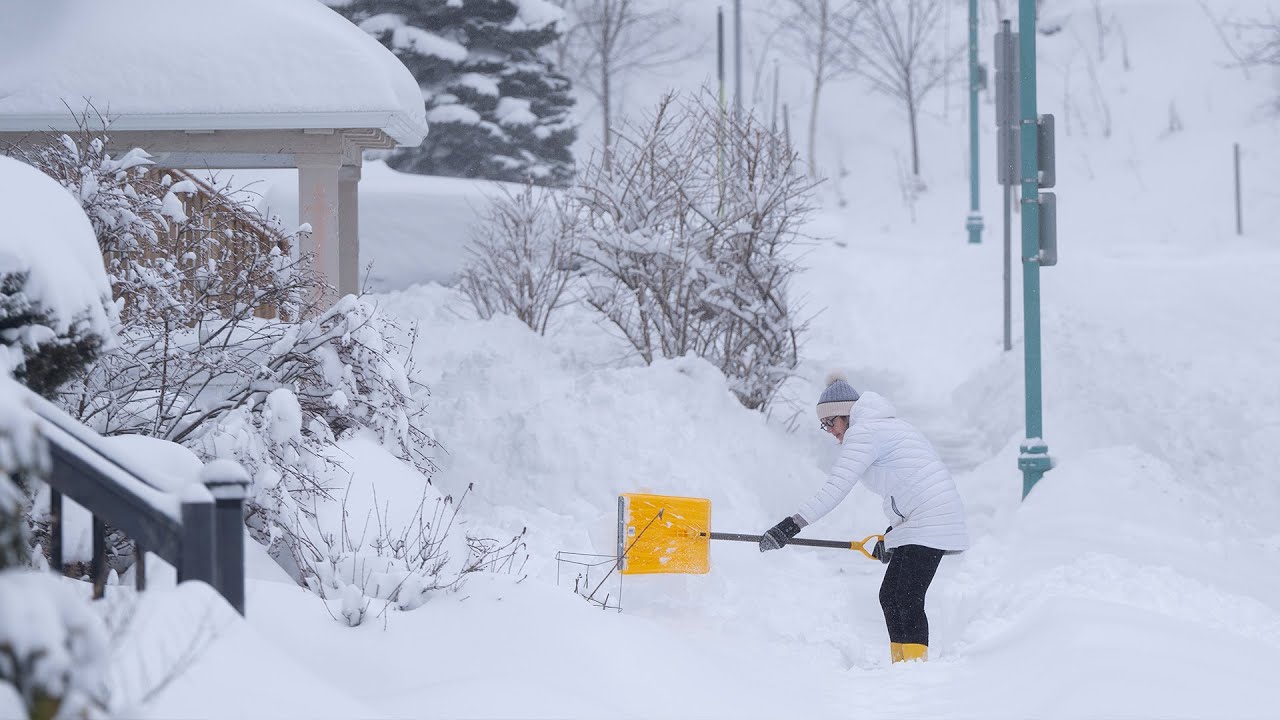 Atlantic Canada calls for help after massive snowstorm - YouTube
