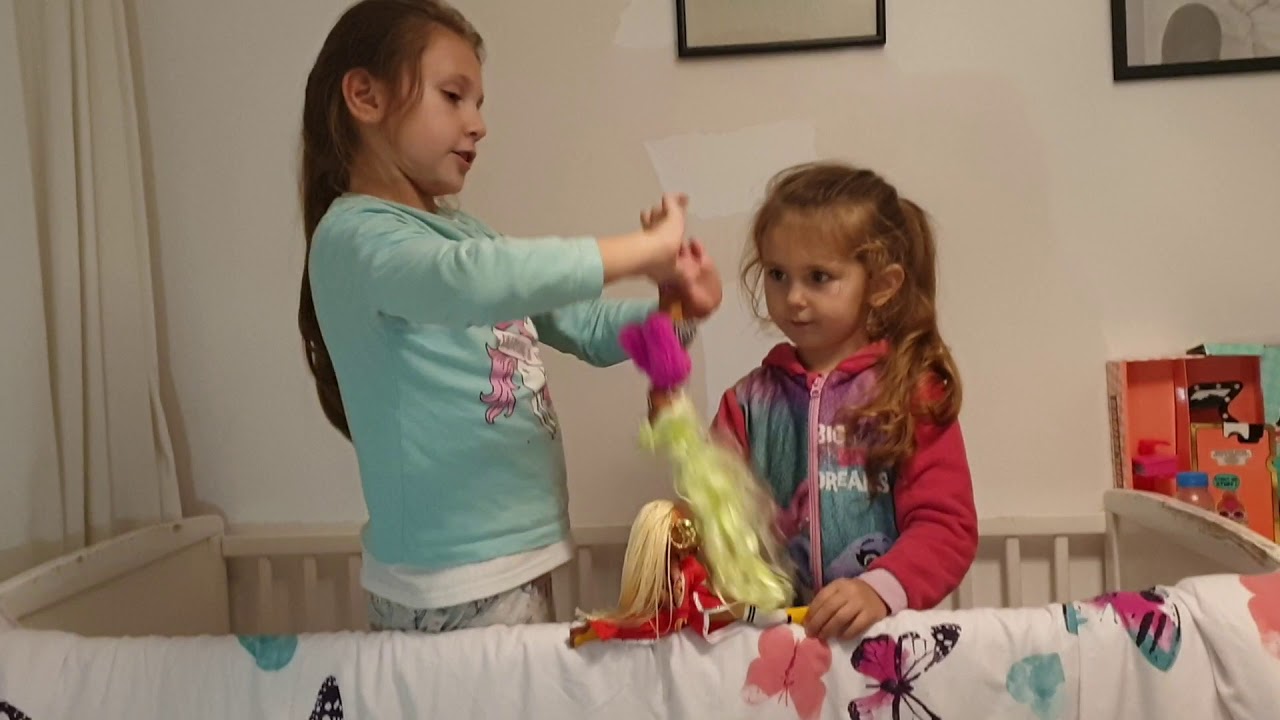 Play time fun LOL Surprise - YouTube