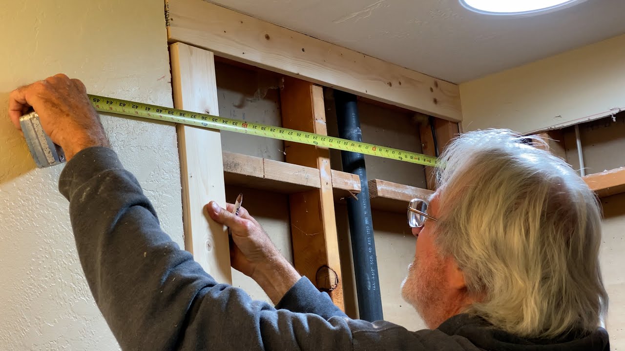 70s Bathroom Remodel – Fur Out Wall For Delta Shower Surround - YouTube