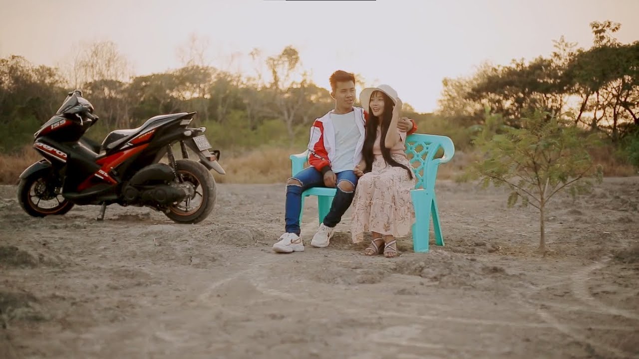 ရင်ခုန်သံ Sunday_Zwe Htet & Min Si Thu - YouTube