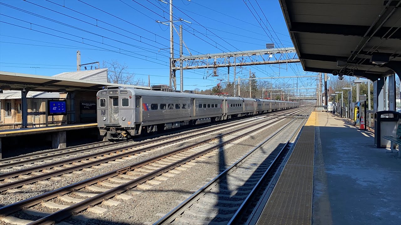 NJ Transit 10-Car Arrow III MU Set On NEC Holiday Extra Train 8841 ...