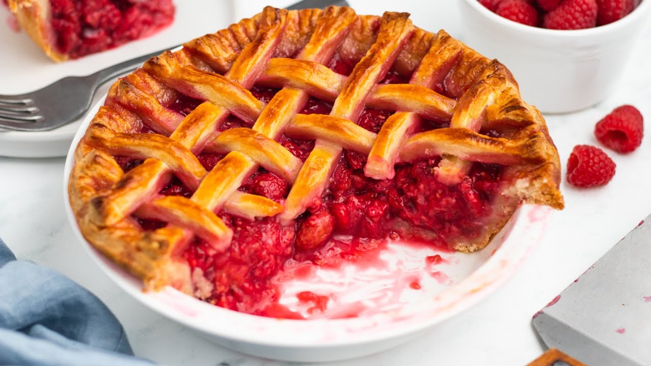 Simple Classic Raspberry Pie Recipe - YouTube