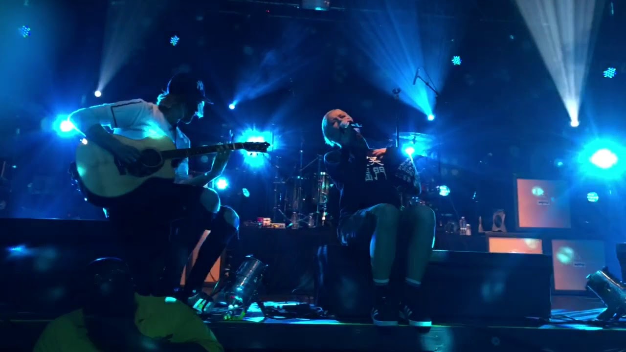 Tonight Alive - Oxygen (Acoustic) @ The Beacham Orlando 2/12/2018 - YouTube