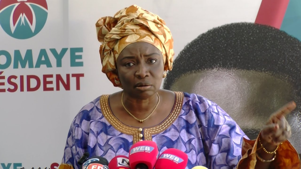 Direct • Mimi Touré face à la presse - YouTube