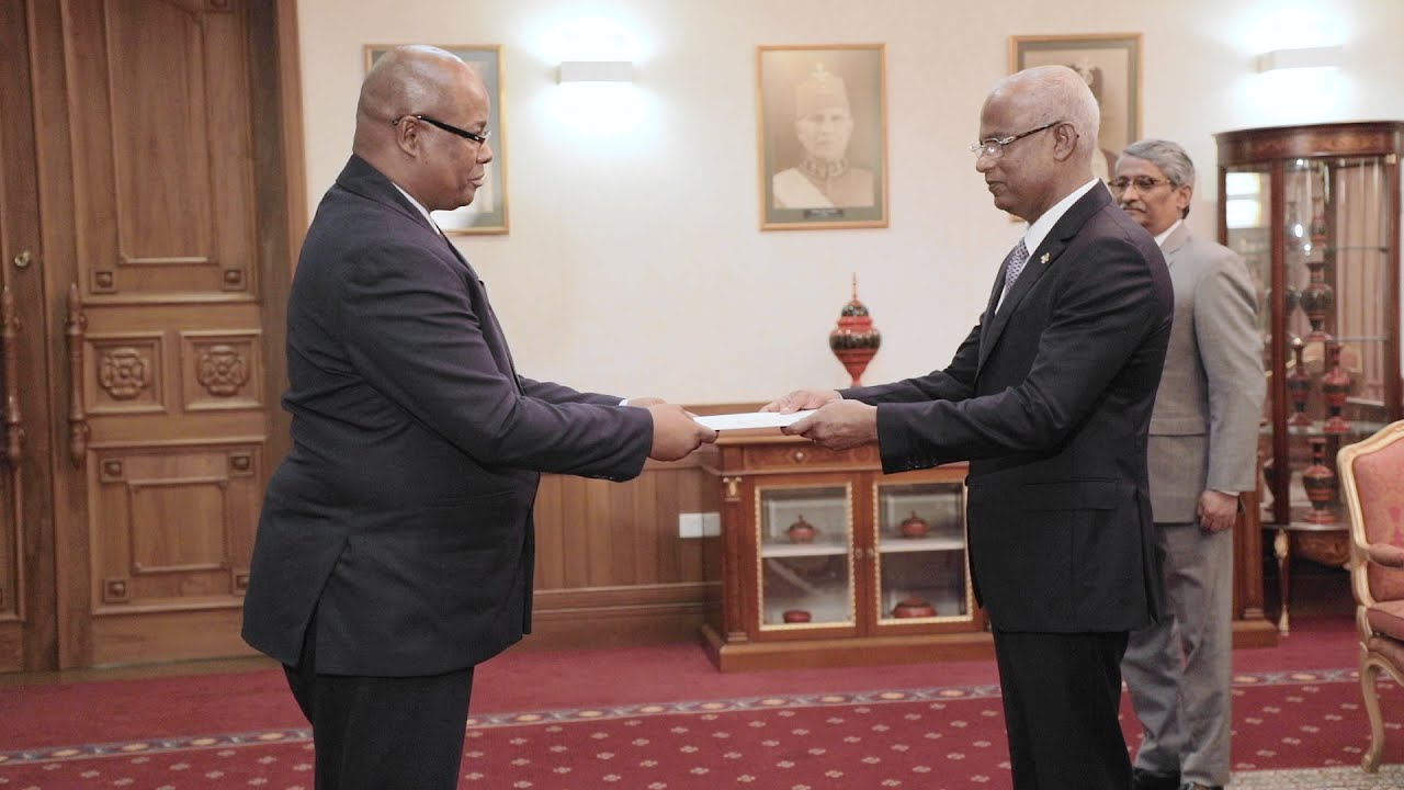 The new High Commissioner of South Africa presents credentials to the ...