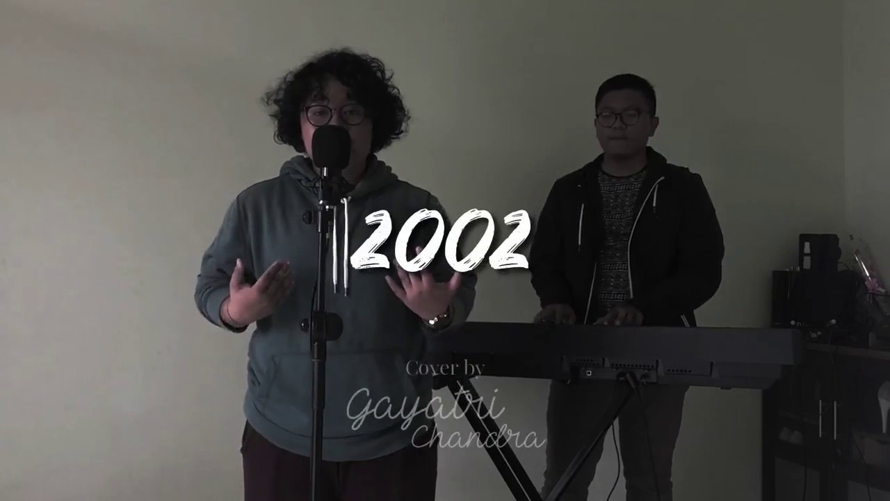 Anne-Marie - 2002 (Gayatri Chandra ft. Purwaginanjar Cover) - YouTube