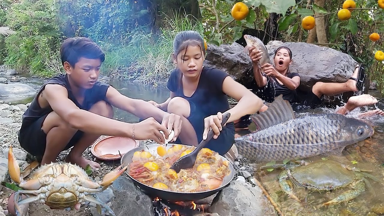 Skills catch big fish by hand in river, Big fish curry spicy for dinner ...