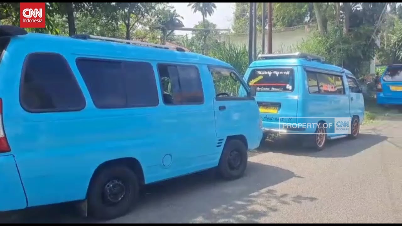 Buntut Harga BBM Naik, Supir Angkot Mogok Beroperasi - YouTube