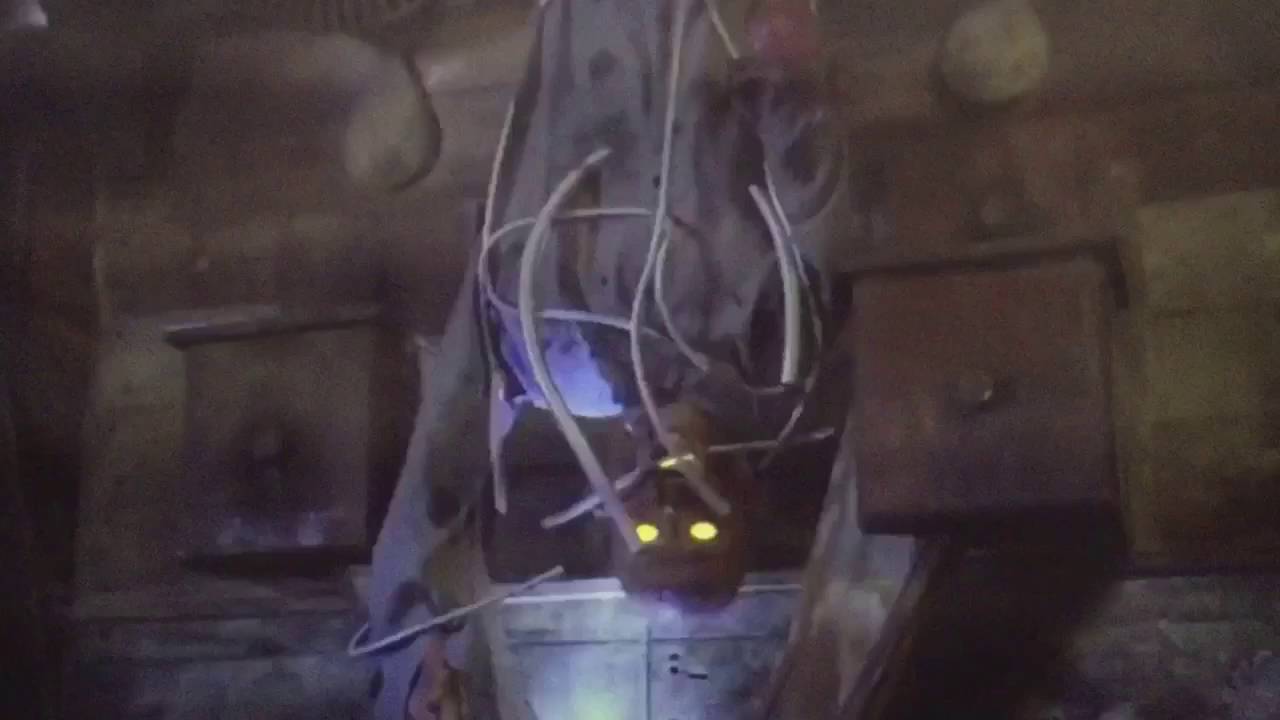 Electrified corpse / spirit halloween sneak peeks 2016 - YouTube