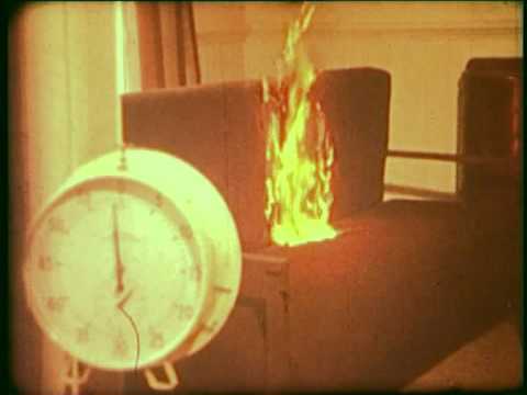 4 1/2 Minutes. Wool V's Synthetic Fire Test - YouTube
