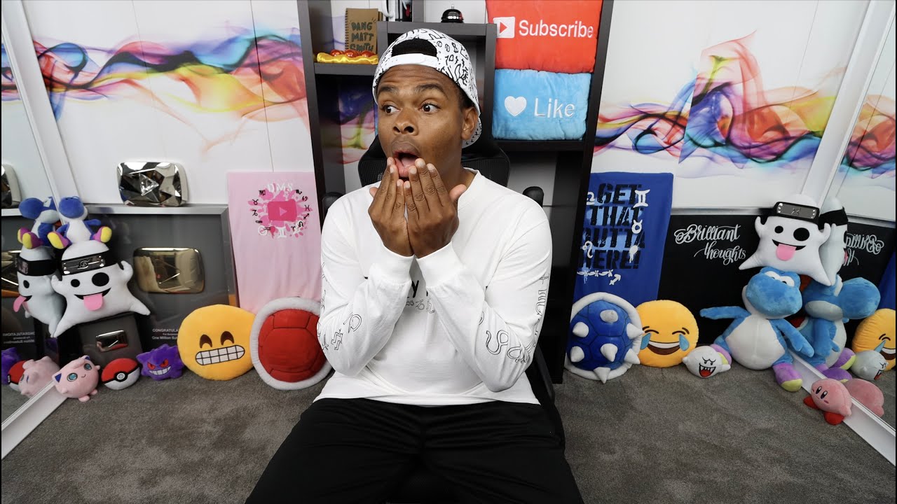 PEOPLE MESSING AROUND WITH STATUES - YouTube