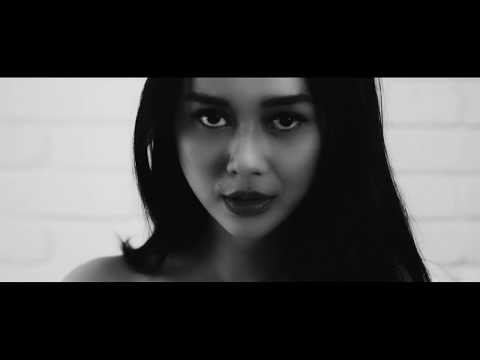Aura Kasih - Temani Diriku Feat NSG (Official Music Video)