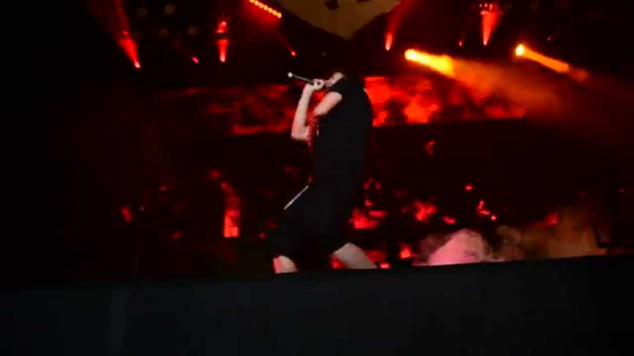 J. Cole performs at the Sleep Train Amphitheatre in San Diego - YouTube