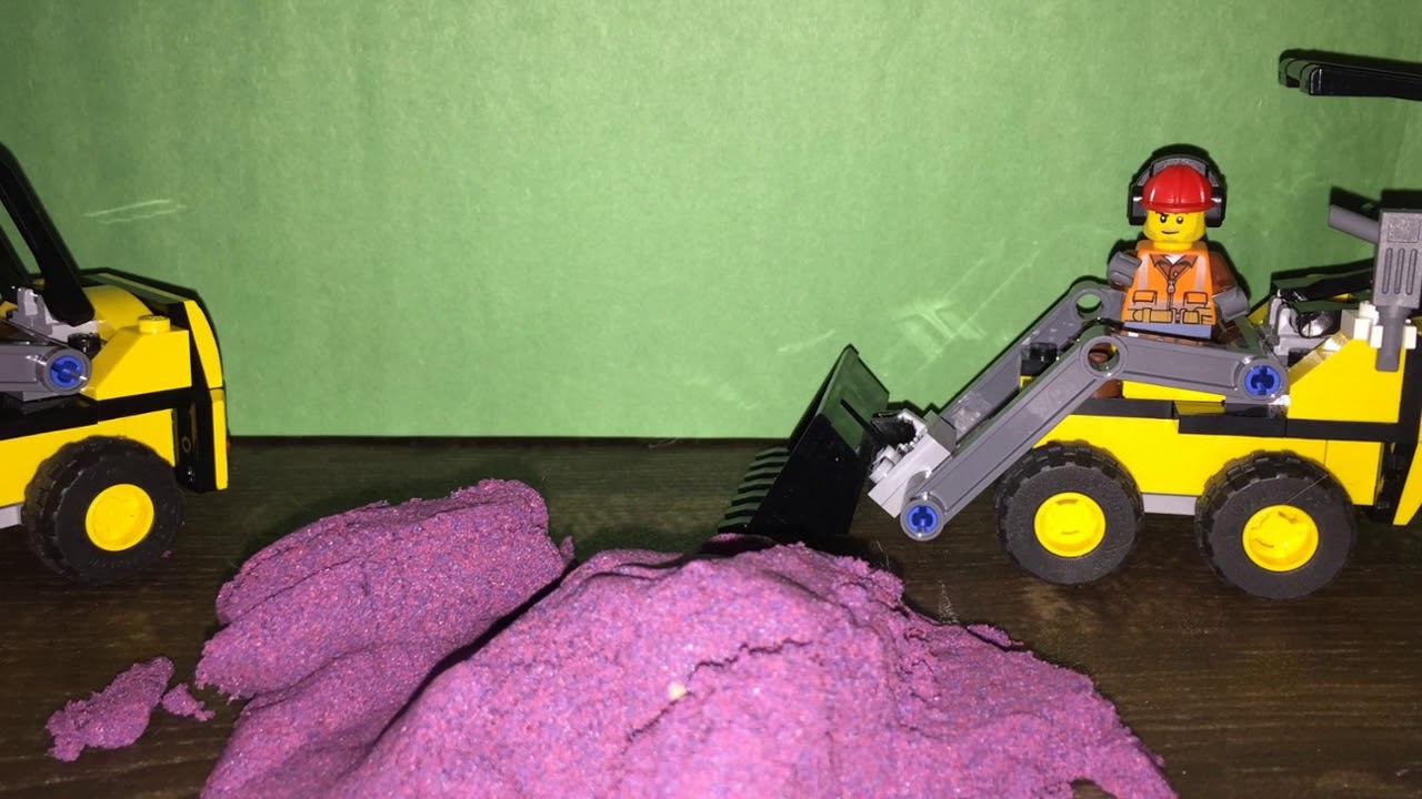 Lego Construction with Kinetic Sand - YouTube
