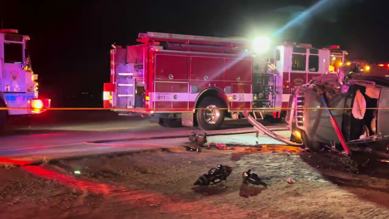 Firefighters Cut Open Jeep SUV to Rescue Occupants. - YouTube