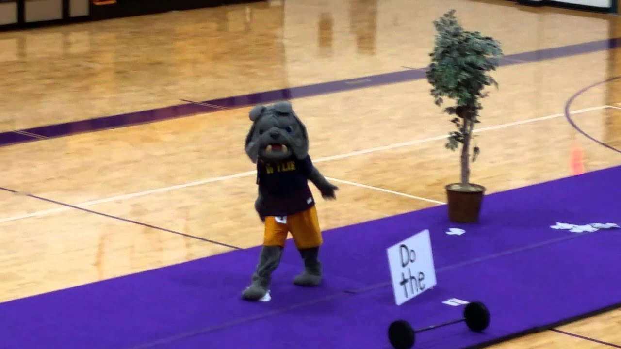 Mascot Tryouts Spike 2015 - YouTube