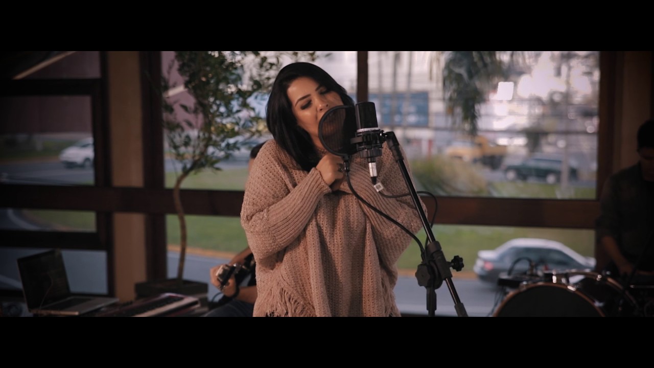 Mirian Santtus - Wonder (Amanda Cook) - YouTube