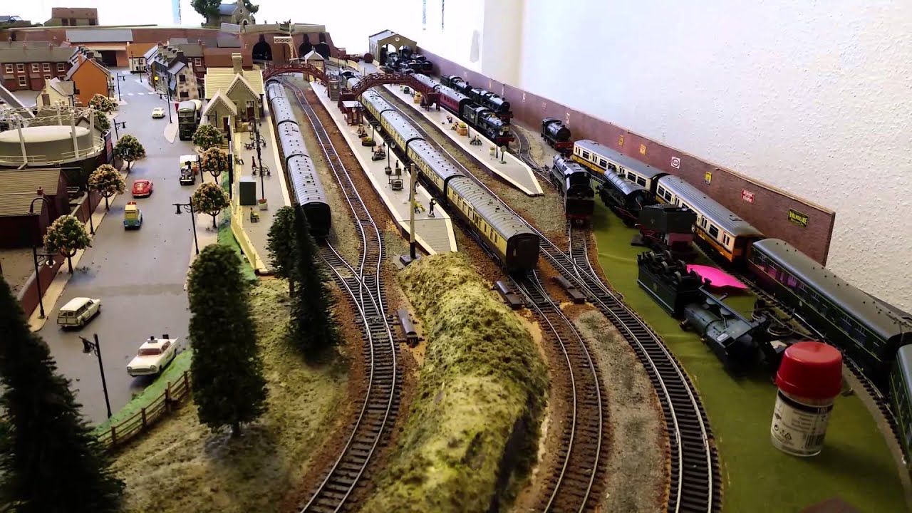 Bachmann 43XX decoder fitted to split chassis - YouTube