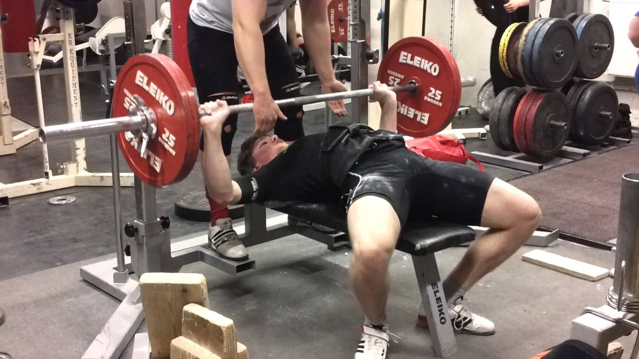125 kg bench press - YouTube