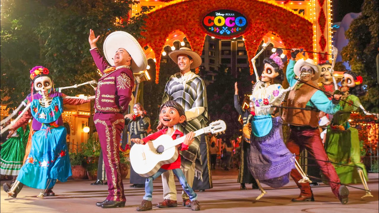 FULL Coco Musical Celebration 2019 Show at Disney California Adventure ...
