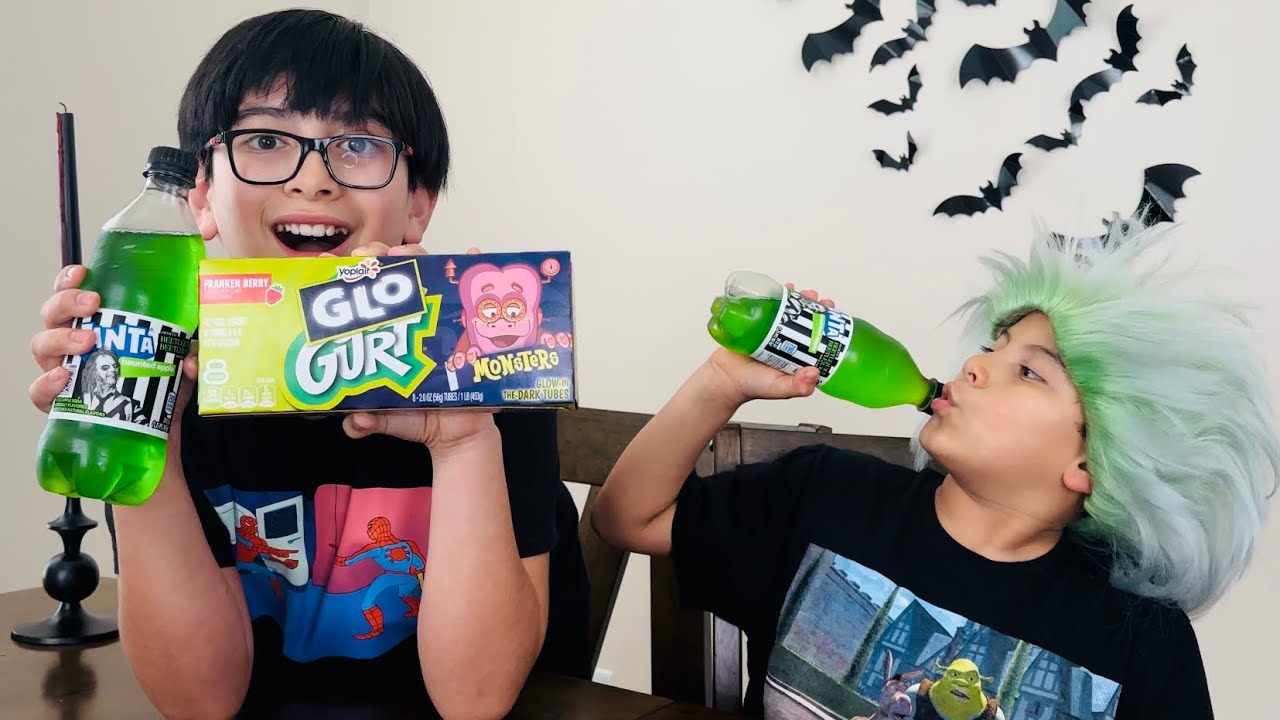 BEETLEJUICE FANTA HUNTED APPLE 🍏 & GLOBAL-GURT GLOW IN THE DARK! | FOOD ...
