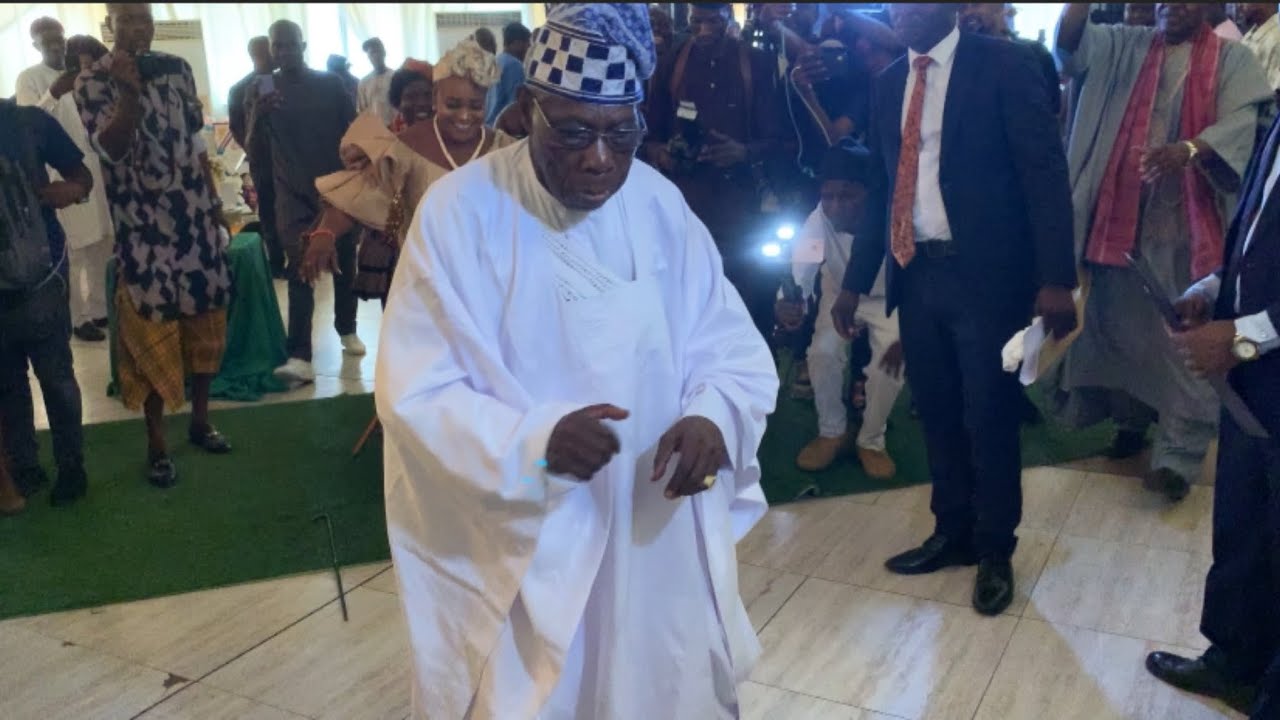 See how obasanjo scatter floor with dance at his 88th birthday ...