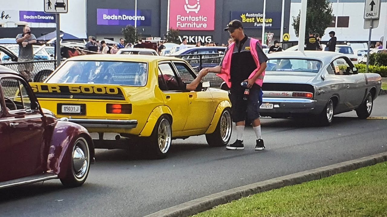 Modified Tuff cars arriving @ car show Sydney, Penrith Homemaker Cars ...