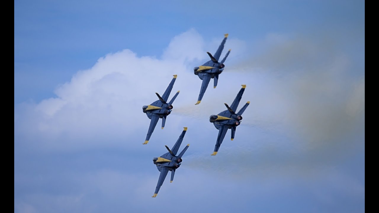Blue Angels Over Lake Michigan - YouTube