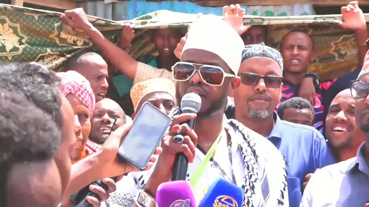 Suldaan Guud Ee Somaliland Oo Burco Lagu Soo Dhaweeyay - YouTube