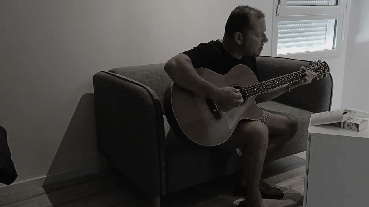 Elle est d'ailleurs (cover Pierre Bachelet) - YouTube