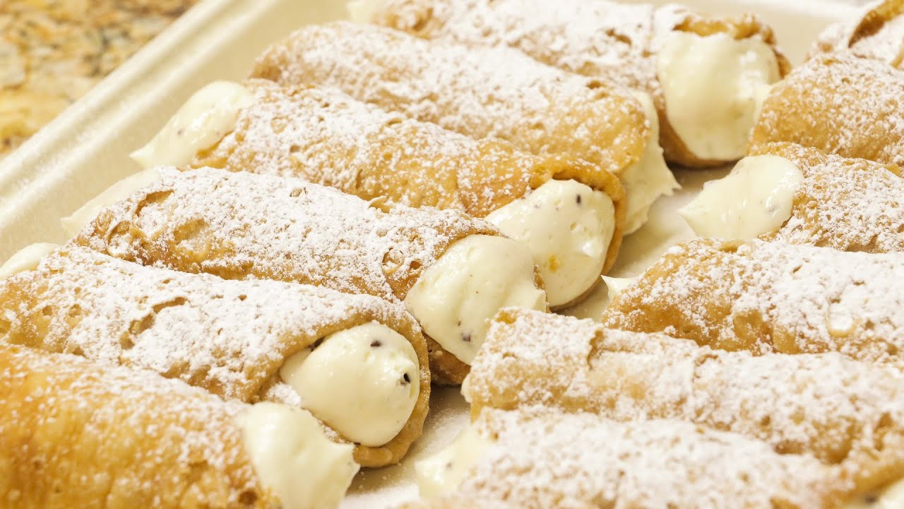 Messina Bakery in Toronto is cannoli paradise - YouTube