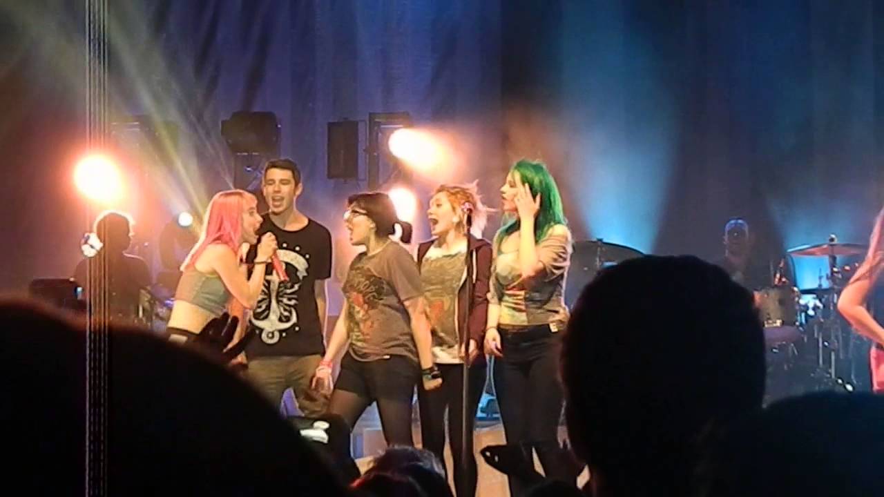 Paramore Live in Denver - Anklebiters - YouTube