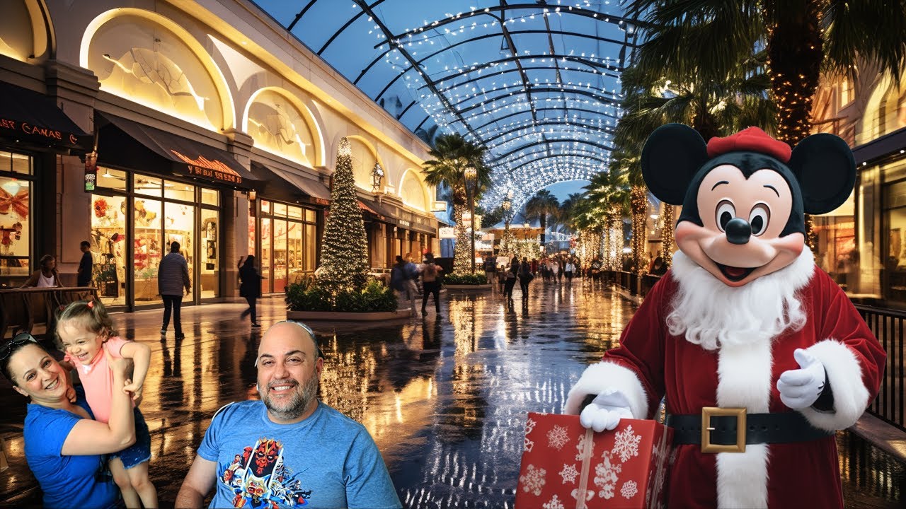 Black Friday at Disney Springs, World of Disney, Christmas Merchandise ...