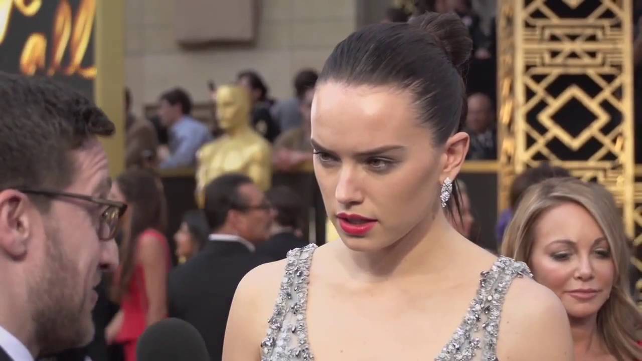 Daisy Ridley Funny Moments 12 - YouTube