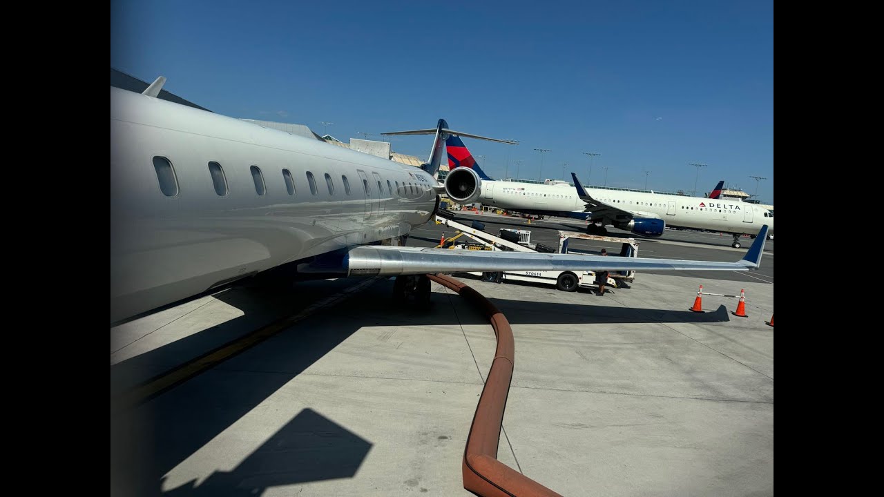 Sep-09-2024 Delta Airlines DL4995(N929XJ) CRJ-900LR NewYork LaGuardia ...