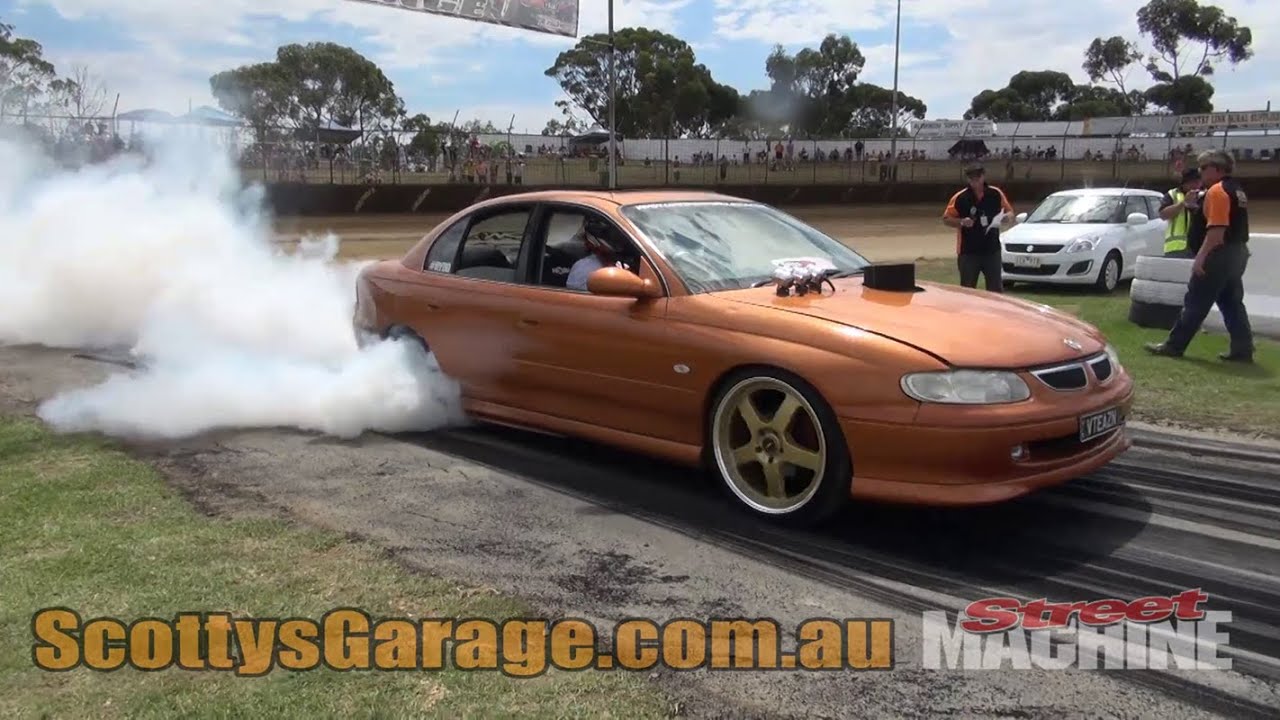 VTEAZN Commodore at Ultimate Burnout Challenge - YouTube