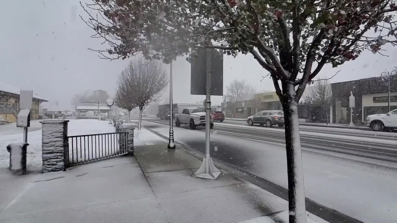 December storm brings snow to Tehachapi - YouTube