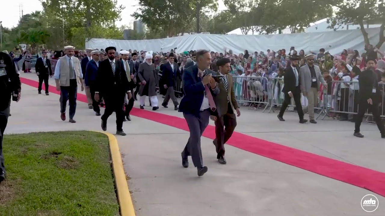 Houston, Texas: Police Motorcade escorts Khalifa of Islam to Baitus ...
