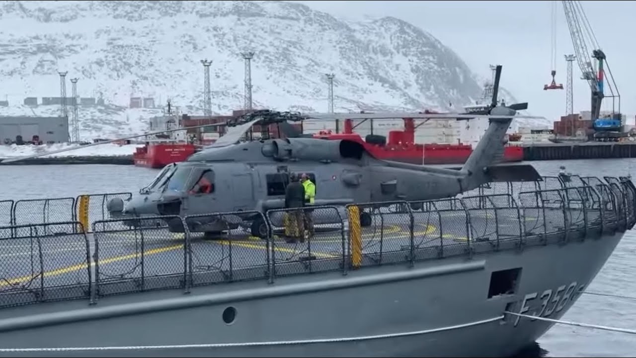 Sea Hawk folding rotor blades after landing - YouTube