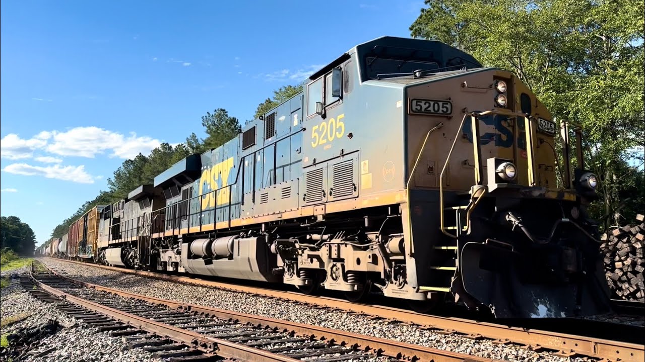 CSX ES40DC 5205 Leads Train M603-11 at Hilliard, FL - YouTube