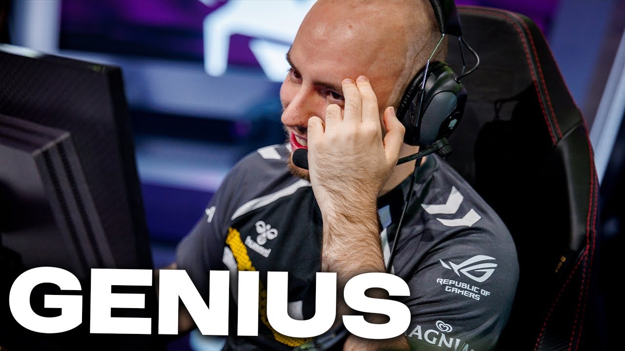 10 Minutes Of CRAZY Valorant 200IQ Plays - YouTube