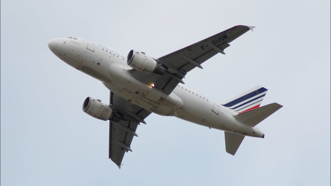 Plane spotting at Marseille Provence Airport - Take off runway 13L ...