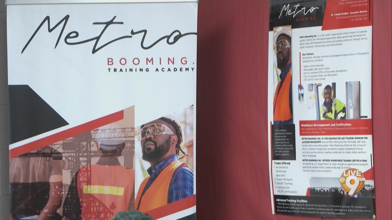 Metro Booming offers free forklift certification classes - YouTube