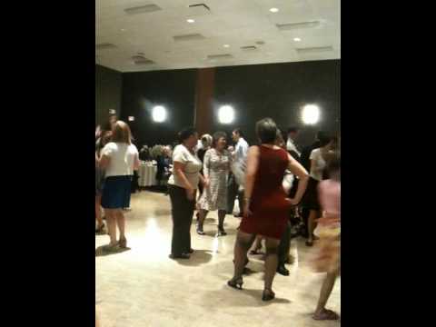 Coochie Mama grinding at a wedding - YouTube