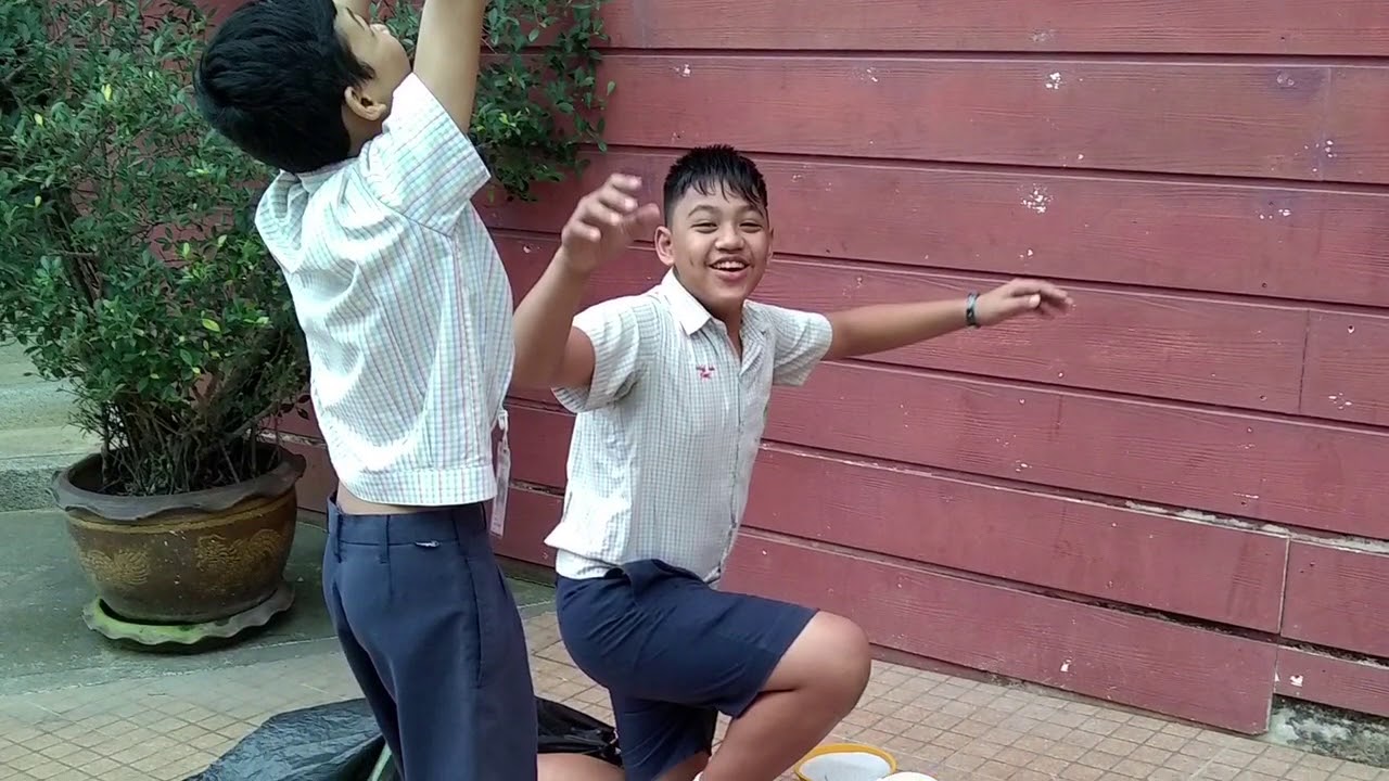 P5 - Space Lander - STEM Challenge - YouTube