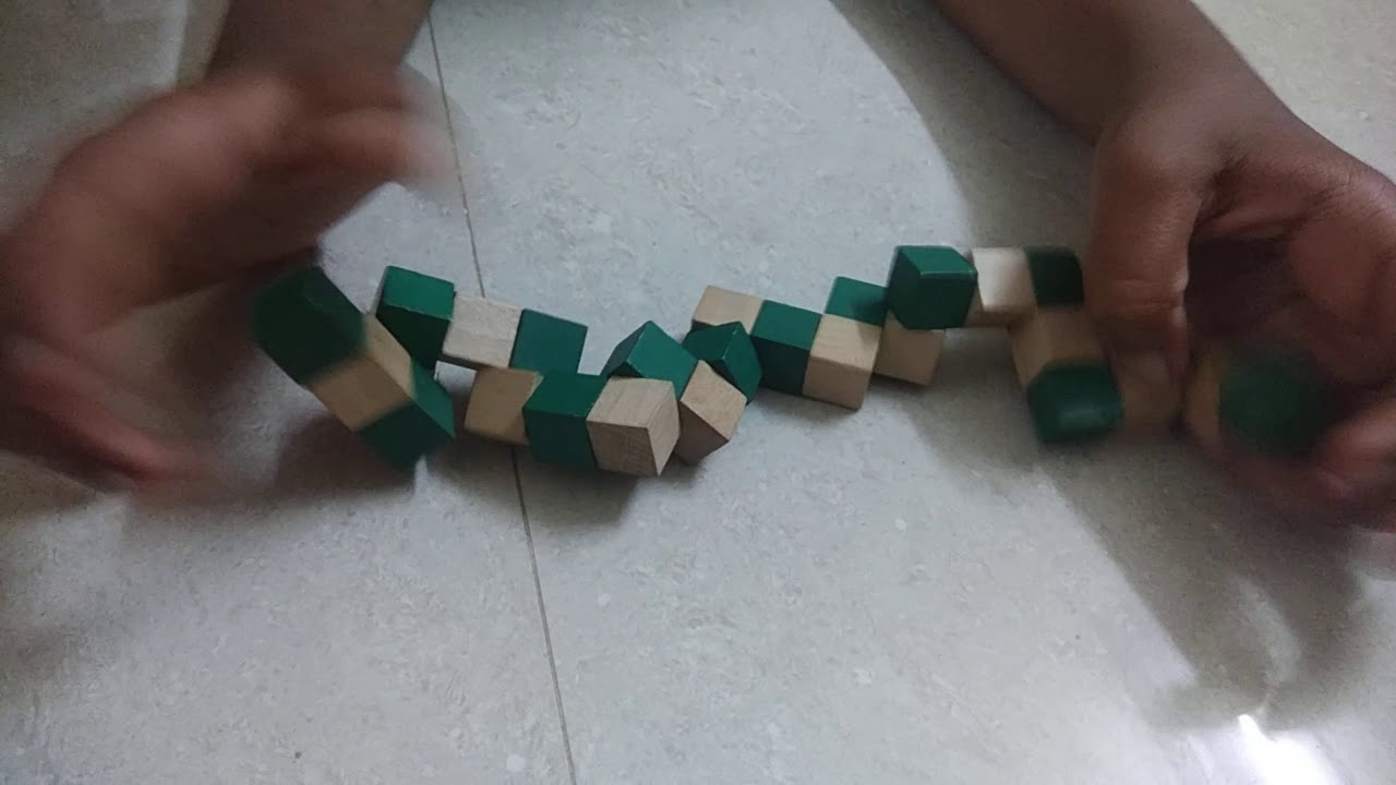 How to solve a snake cube ….. - YouTube