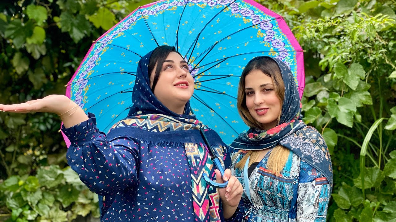 Cooking Traditional Loobia Polo (Green Bean Rice) in a Village House ...