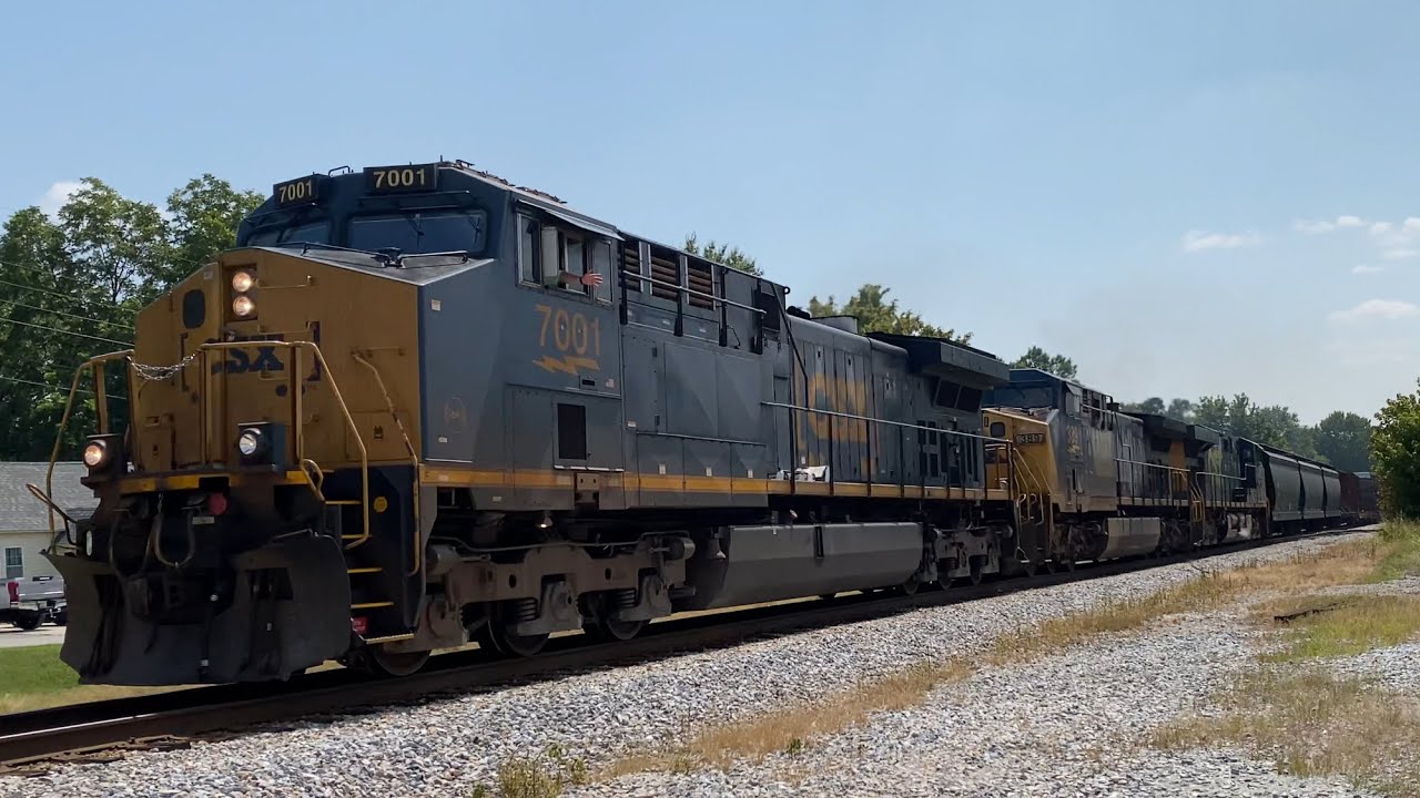 Northbound CSX Manifest led by CSX 7001 in Bells,TN - YouTube