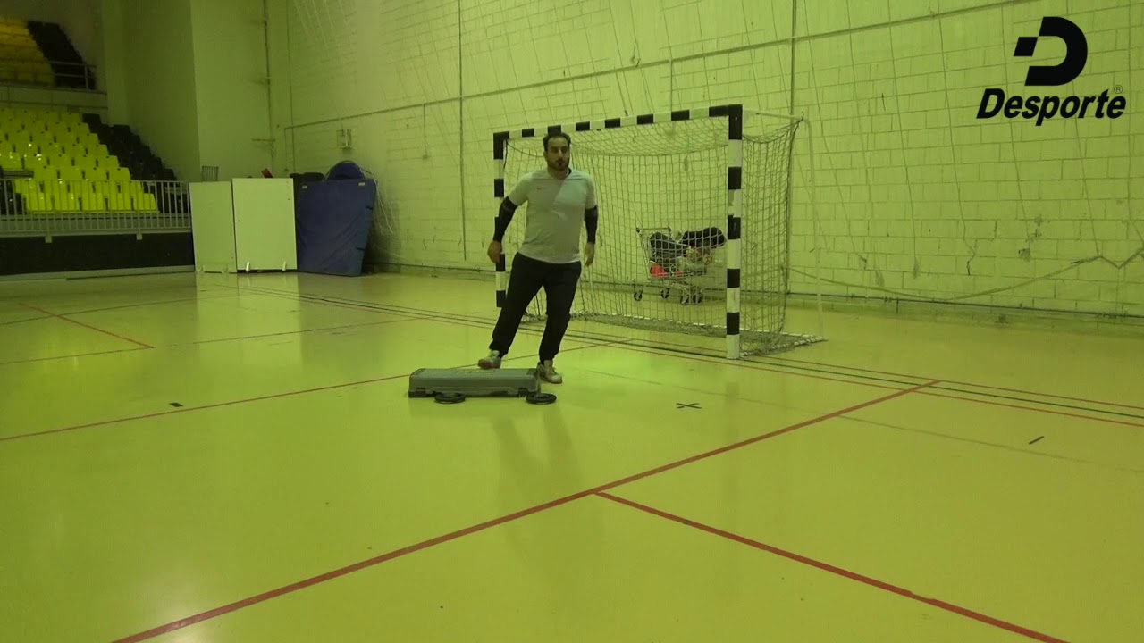 goalkeeper futsal training - YouTube